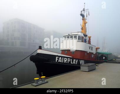 Historic tugboat "Fairplay VIII" at the Sandtorhafen in Hamburg ...