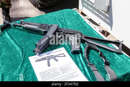Russian firearms. Submachine gun PP-90, folded Stock Photo - Alamy