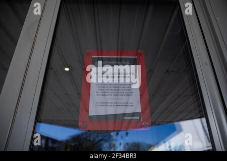 A notice that Cineworld Cinema is closed during the covid-19 pandemic ...
