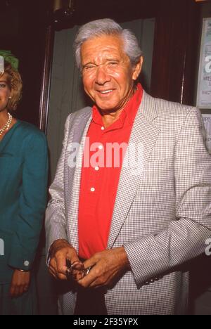 Jan Murray 1987 Credit: Ralph Dominguez/MediaPunch Stock Photo - Alamy