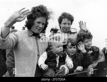MRS. LINDSAY ESPLIN-JONES AND CHILDREN KATHARINE, LUCY SOPHIE AND ...