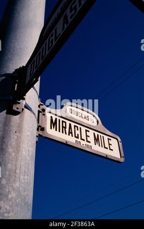 MIRACLE MILE STREET SIGN CORAL GABLES FLORIDA USA Stock Photo - Alamy
