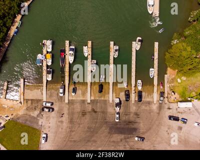 A busy boat launching ramp Stock Photo - Alamy