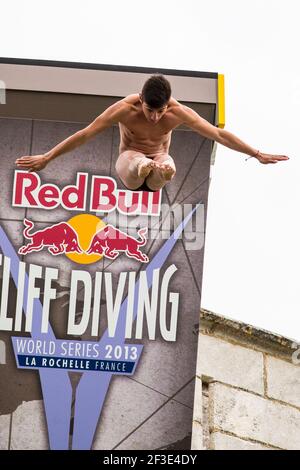 Jonathan Paredes of Mexico dives during the men's high diving ...