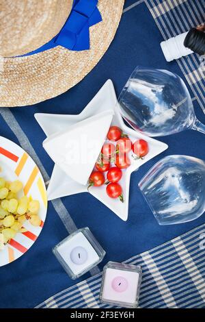 Serving a summer picnic in the French style Stock Photo - Alamy