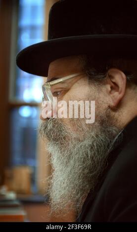 RABBI ABRAHAM PINTER,PRINCIPLE AT THE YESODEY HATORAH SCHOOL IN ...