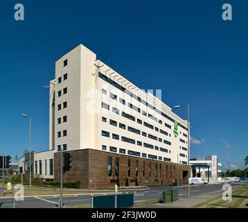 Winnersh Triangle Phase 1, Winnersh. Wates Construction have completed ...