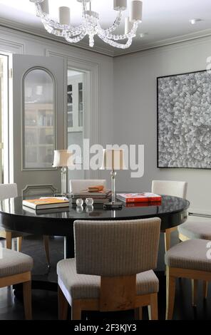 Dining room/Salon in Jane Dillon designed contemporary home Stock Photo ...