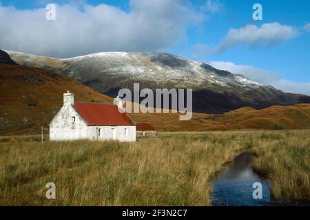Athnamulloch Bothy in Glen Affric, Scotland Stock Photo - Alamy