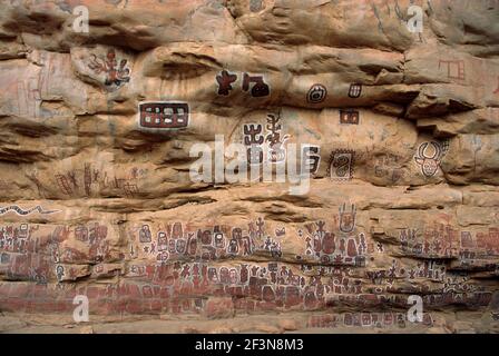 Dogon Rock Art Mali Stock Photo - Alamy