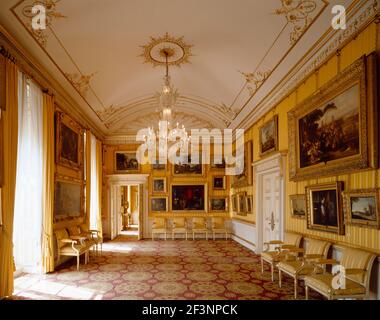 APSLEY HOUSE, London. Interior view of the Striped Drawing Room looking ...