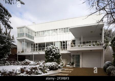 Sun House, 9 Frognal Way, Hampstead, built by Maxwell Fry in 1934 ...