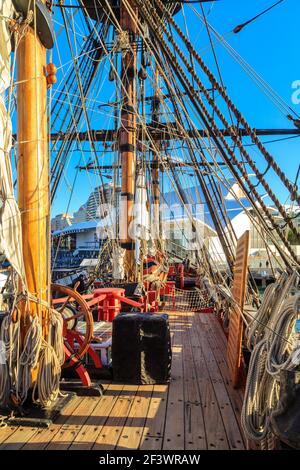 HMS Endeavour Replica Australian National Maritime Museum Sydney ...