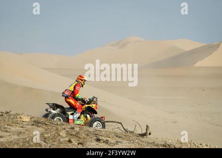 292 PAREDES HERNAN (BOL), HONDA, rookie, quad, action during the Dakar ...