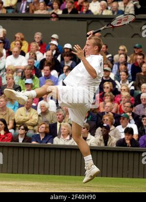 WIMBLEDON 11TH DAY 5/7/2002 MENS SEMI-FINAL TIM HENMAN V L.HEWITT ...