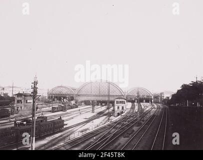 Dresden, central station, view from the high bridge, from the west ...