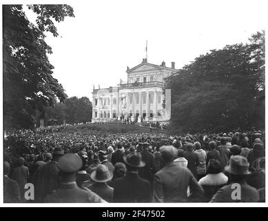 Germany (?). Larger crowd as a spectator in front of a castle Stock ...