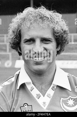 PORTSMOUTH FC, POMPEY, JOE LAIDLAW PLAYER OF THE YEAR PIC MIKE WALKER ...