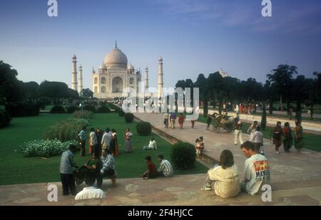 THE TAJ MAHAL, INDIA, 1997. PIC MIKE WALKER, PORTSMOUTH Stock Photo - Alamy
