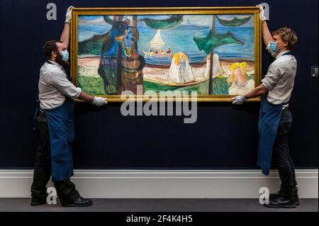 Embrace on the Beach (The Linde Frieze) 1904 by Edvard Munch Stock ...