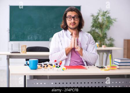 Young physicist in the classroom Stock Photo - Alamy