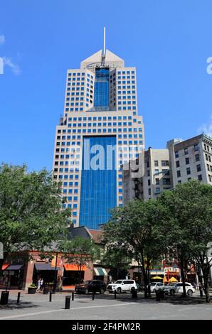 The Highmark building or Fifth Avenue Place in the city of Pittsburgh ...