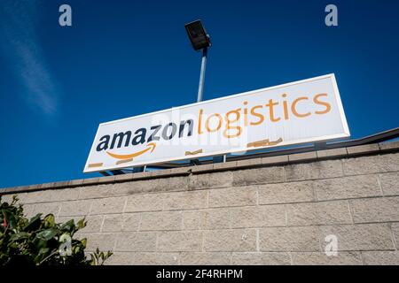 Milan, Italy. 22nd Mar, 2021. Milan - Amazon Logistics workers strike ...