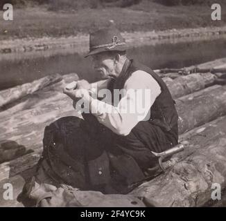 Floating raft. Rafter at the meal Stock Photo - Alamy