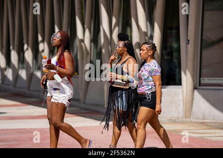 Tourists in Miami Beach for 2021 Spring Break Stock Photo - Alamy