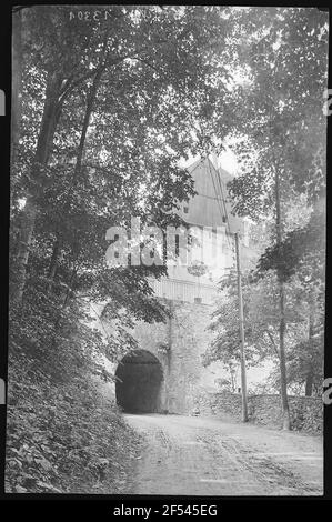 Castle drive to the castle Rauenstein Lengefeld. Castle drive to the ...