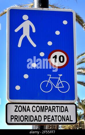 10 KM Traffic Sign Senda Ciclable - Prioridad Peaton - Cyclable Path ...