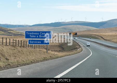 Tiredness can kill - UK Motorway Roadsign Stock Photo - Alamy