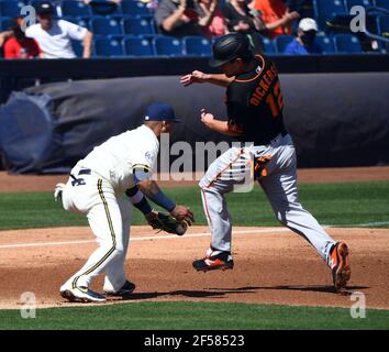 San Francisco Giants' Alex Dickerson, left, is congratulated by Tommy ...