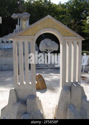 Memorial to the victims of the Beaune coach crash of 1982, in Curney ...