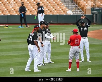 Los Angeles Angels' Luis Rengifo (2) breaks his bat in ninth inning MLB ...
