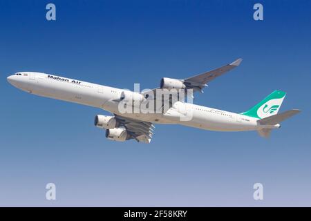 Emirates Airbus A340 at Dubai Airport, UAE Stock Photo - Alamy