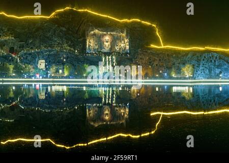 Night view of Longmen Grotto Stock Photo - Alamy