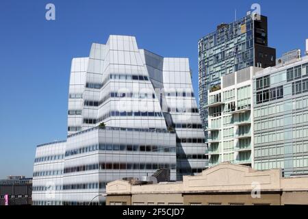 IAC BUILDING (©FRANK GEHRY 2007) WEST SIDE HIGHWAY CHELSEA MANHATTAN ...