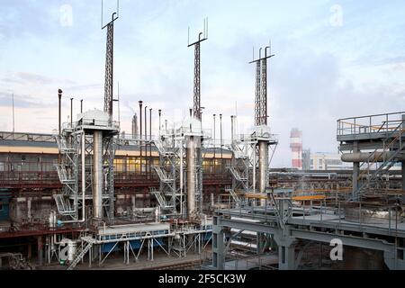 Methanol synthesis process mixed reforming reactors columns and cooling ...