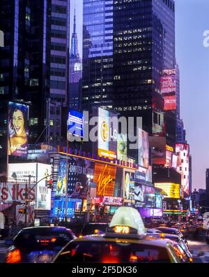 2002 HISTORICAL TRAFFIC TIMES SQUARE MANHATTAN NEW YORK CITY USA Stock ...