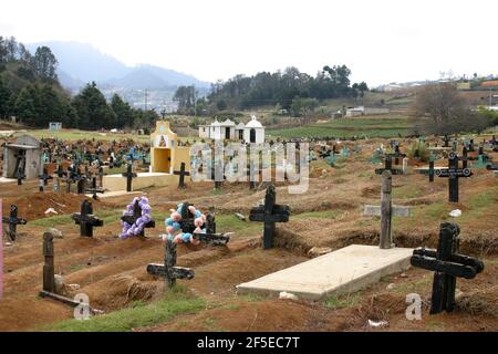 graveyard of San Juan Chamula - Chiapas - Mexico Stock Photo - Alamy