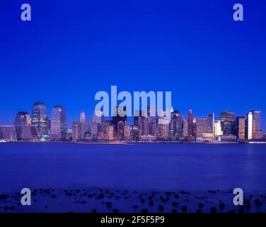 2002 HISTORICAL DOWNTOWN SKYLINE MANHATTAN NEW YORK CITY USA Stock ...