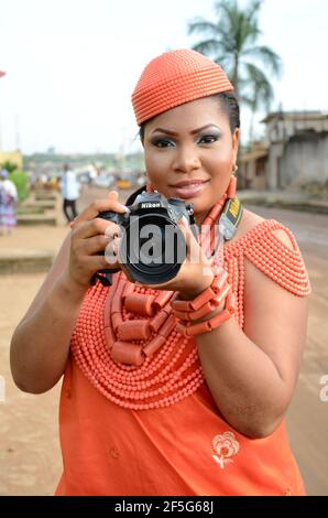 Edo lady in her traditional costume, Edo State, Nigeria Stock Photo - Alamy
