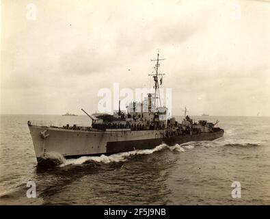 HMS Quadrant (D17) 1945 Stock Photo - Alamy