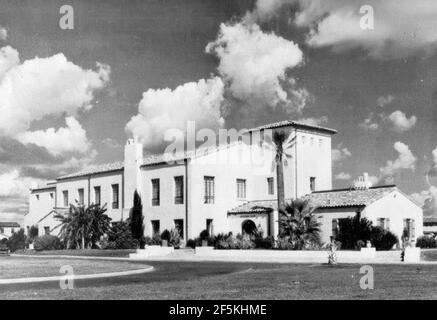 Randolph Field - 1938 - Officers Club Swimming Pool Stock Photo - Alamy
