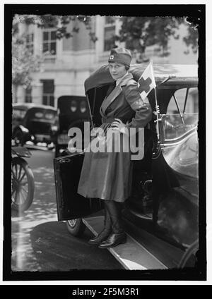 RED CROSS MOTOR CORPS. GROUPS Stock Photo - Alamy