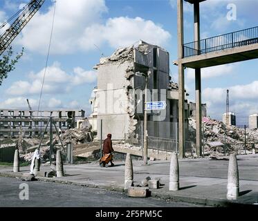 Demolishing the notorious Hulme Crescents, Manchester in 1995 Stock ...
