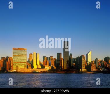2003 HISTORICAL MIDTOWN SKYLINE MANHATTAN NEW YORK CITY USA Stock Photo ...