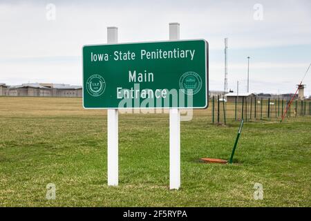 Fort Madison, Iowa, USA. The Iowa State Penitentiary, a maximum ...