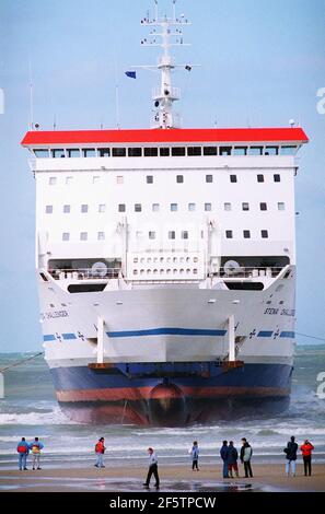 The Stena Challenger en route from Dover broke down and was towed to ...